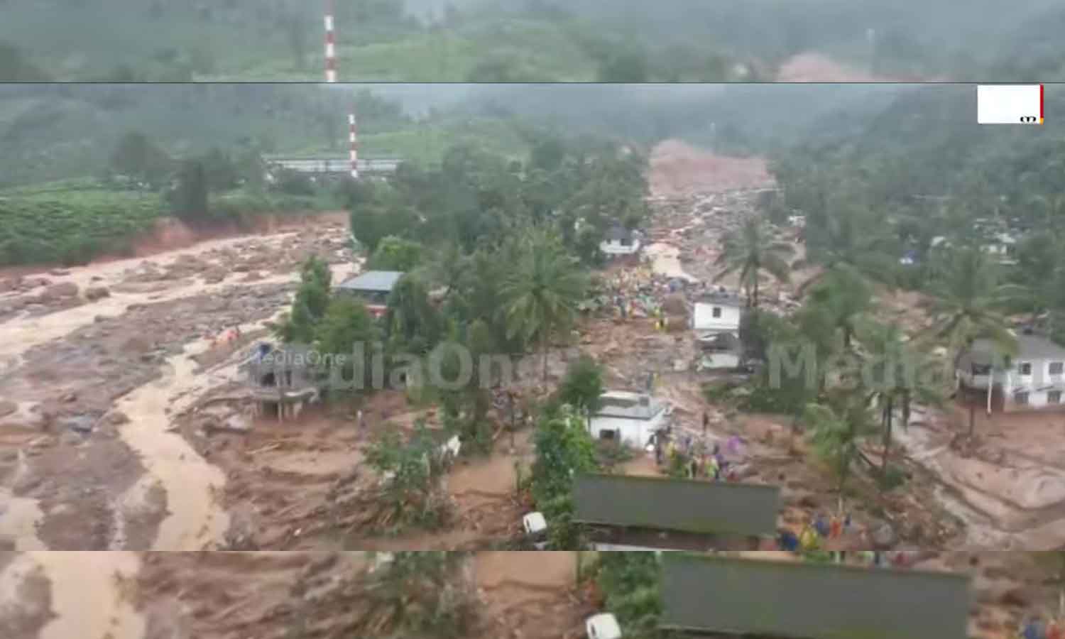 മുണ്ടക്കൈ ദുരന്തം: താത്കാലിക പാലം വഴി രക്ഷാപ്രവർത്തനം; നിരവധി പേ ...