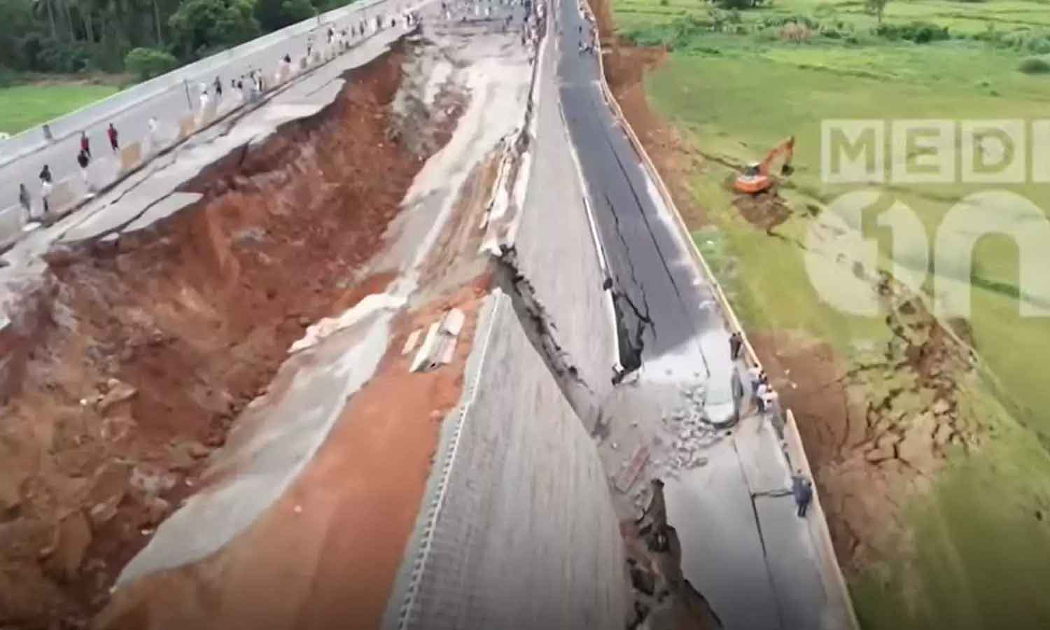 ദേശീയപാത തകർച്ച: പ്രൊജക്ട് ഡയറക്ടർക്ക് സസ്പെൻഷൻ; എൻഎച്ച്എഐ സൈറ്റ് ...