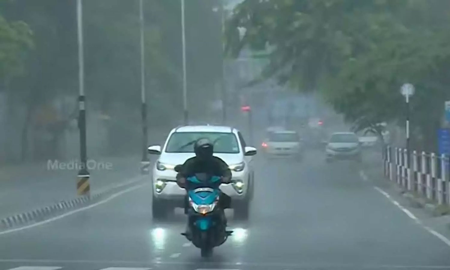 സംസ്ഥാനത്ത് ഒറ്റപ്പെട്ട ഇടങ്ങളിൽ ശക്തമായ മഴയ്ക്ക് സാധ്യത; 10 ജില്ലകളിൽ മഴ മുന്നറിയിപ്പ് | Heavy ...