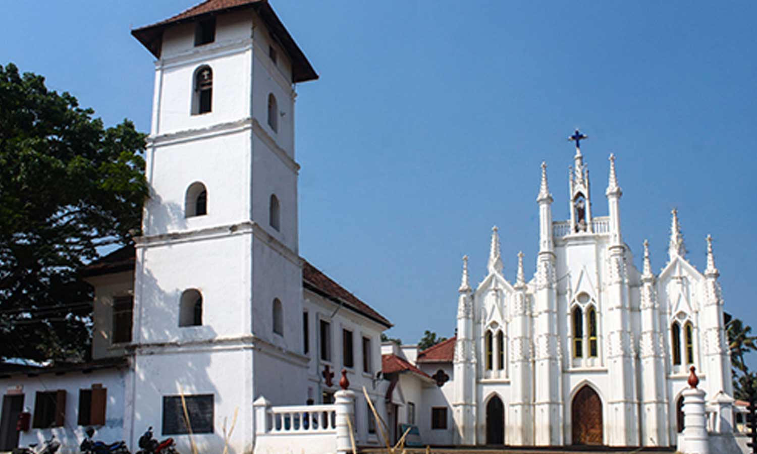 വരാപ്പുഴ അതിരൂപതയുടെ ഭൂമി വ്യാജ രേഖകൾ ചമച്ച് മറിച്ചുവിറ്റെന്ന് പരാതി ...