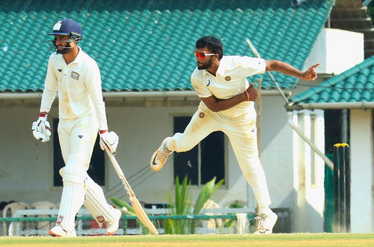 രഞ്ജി ട്രോഫി; കേരളത്തിനെതിരെ ഒന്നാം ഇന്നിങ്‌സ് ലീഡ് സ്വന്തമാക്കി ആന്ധ്ര